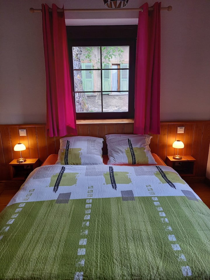 Maison Atypique Sur 2niv." Bateau Mouche" 2 Pers - Martigny