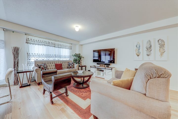 Modern 4br Home In Bowmanville - Lake Ontario - ボウマンビル