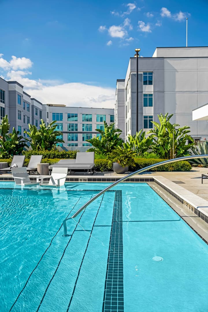 The Isabella - Luxury Condo W/ Rooftop Pool, Gym - Orlando