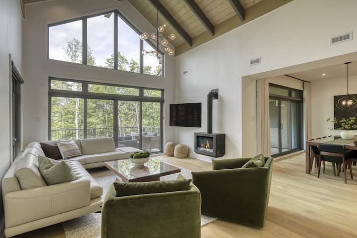 Modern 4br Condo Near Mont-tremblant Village - Mont-Tremblant