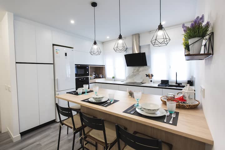 Tu Refugio: Apto Reformado, Moderno Con A/a Y Wifi - Cordova