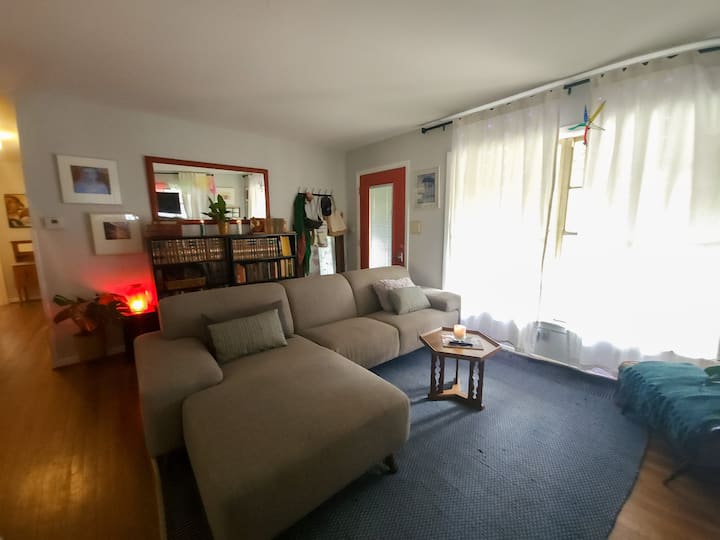 Historic Artist Bungalow Near Town Lake Trail - Austin, TX