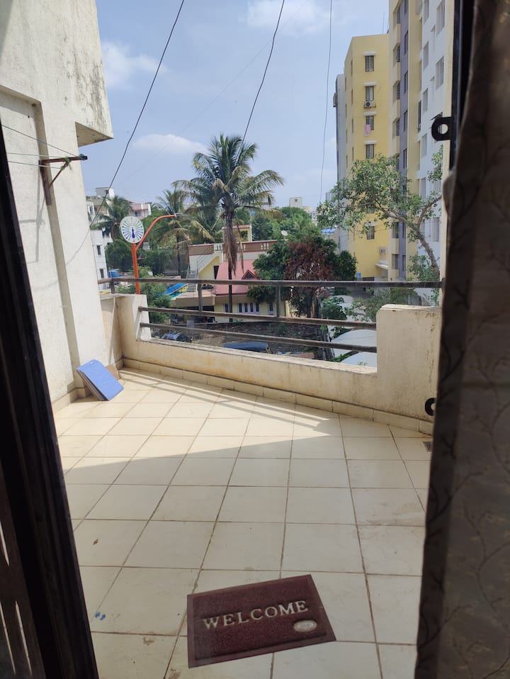 2 Bhk Furnished * Ac, Washing, Kitchen, Ups, Lift - Pune