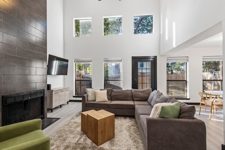 Luxury And Convenience Close To Downtown Grapevine - Grapevine, TX