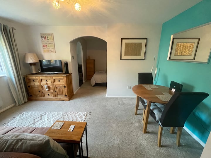 Beautiful Peaceful Studio Flat In Waltham Abbey - Chingford