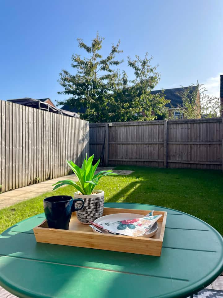 2 Bed Townhouse + Parking | Long Stays Welcome - Liverpool