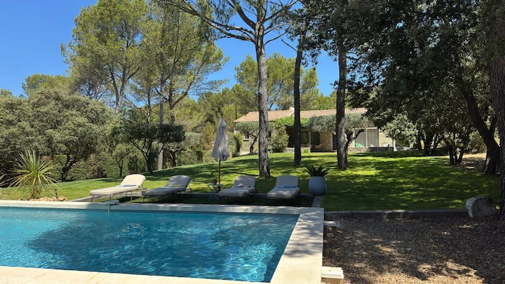 Maison Provençale Dans La Colline Avec Piscine - L'Isle-sur-la-Sorgue