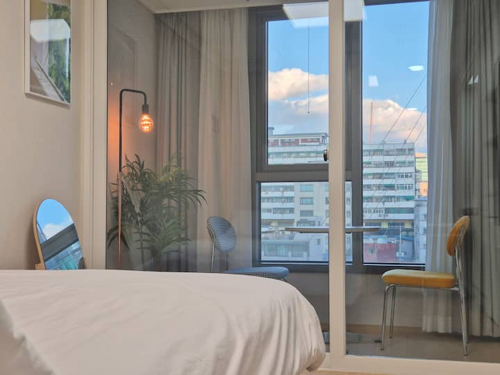 [쉼, 413] Mrt 3lines 3분｜서울중심｜snug｜도심뷰｜공항버스 - 首爾