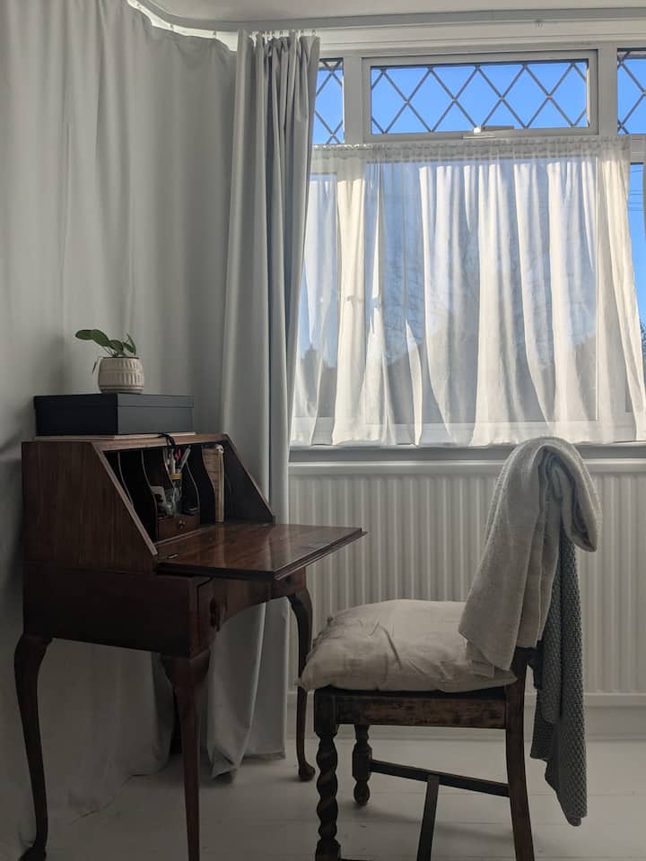 Peaceful Room On Shooters Hill - Bromley
