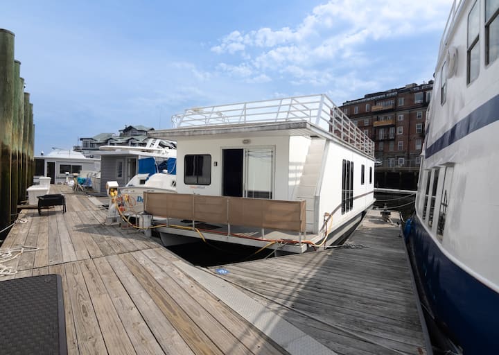Capricornus: Oceanside Vacation - Boston, MA