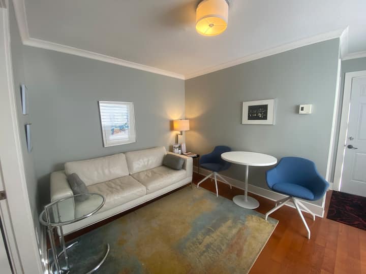 Lower Lonsdale, Cute N Cozy For Solo Traveler. - North Vancouver