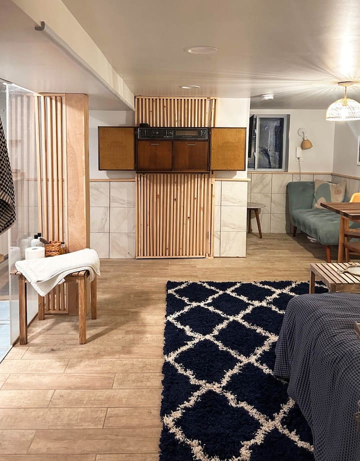 The Otter Den - Rockaway Beach