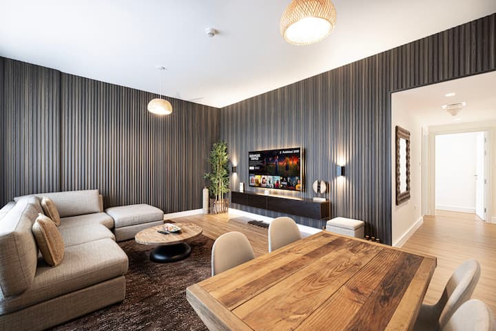 2 Br Wood House By Blue Cloud Holidays - Charjah