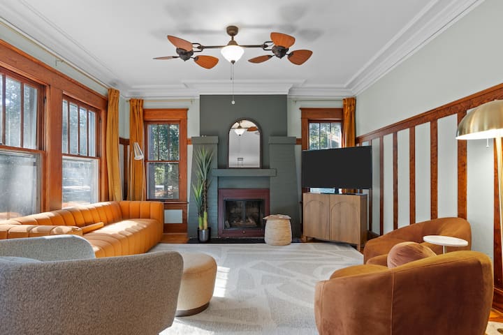Quirky Cottage - Historic Downtown Walkable! - Whispering Pines, NC