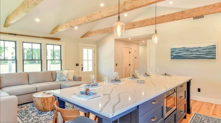 Renovated Kitchen Less Than 2 Miles To Beach! - Harwich, MA
