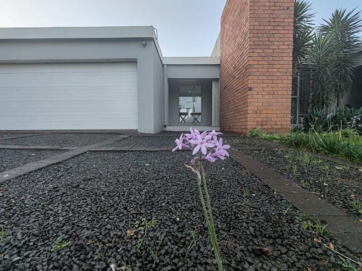 2 Bedroom Private Luxury Retreat - Bloemfontein