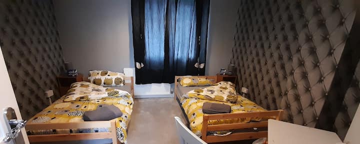 Two Single Beds
Room 3 - Plymouth