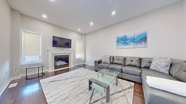 Spacious, Cozy 4 Bedroom 2.5 Bath Home In Vaughan! - Vaughan