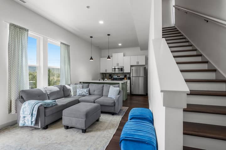 Little Ranch In The City! - Lehi, UT