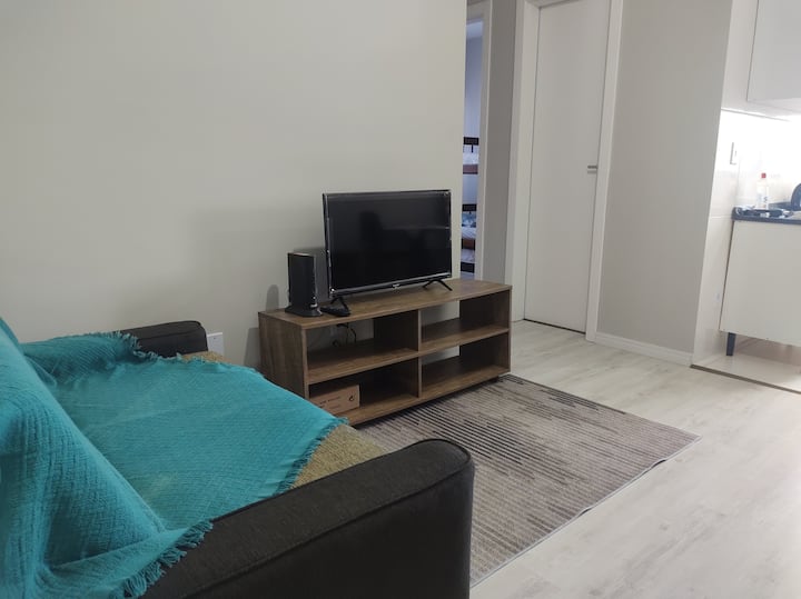 2 Quartos Amplos. Internet, Garagem E Netflix - Paranaguá