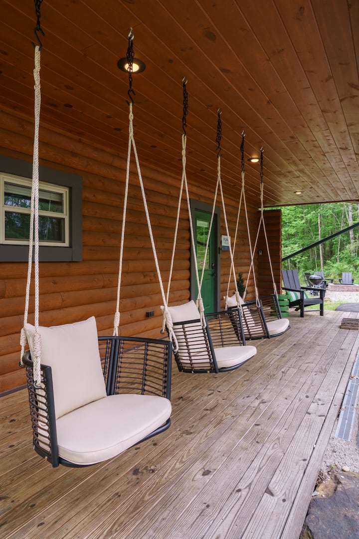 Lux Family Fun: Game Room, Private Hikes, Hot Tub - Hocking Hills State Park, OH