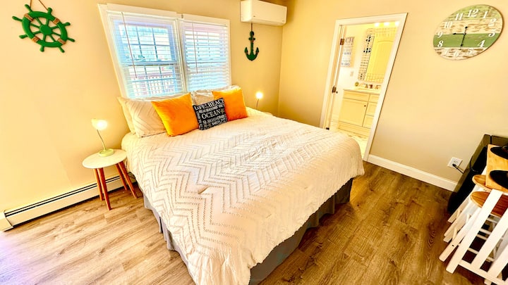 Boardwalk Tranquil Retreat With Private Deck - Stone Harbor, NJ