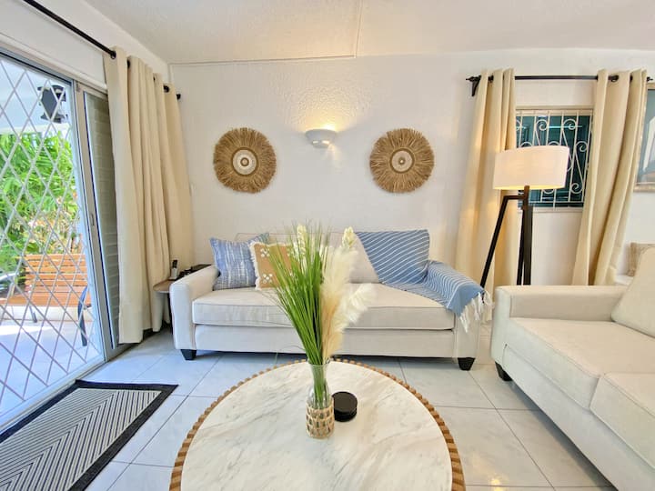 Modern Apt Near To Rockley Beach W/ Golf & Tennis - Bridgetown
