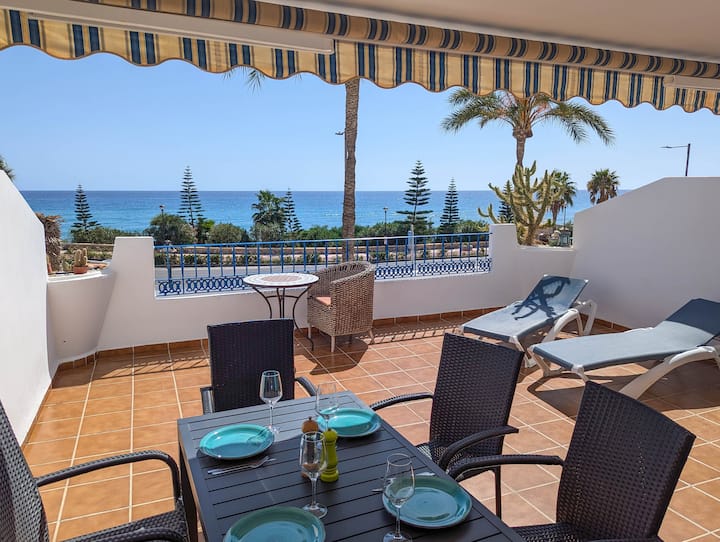 Moderno Apartamento En Primera Línea De Playa - Mojácar