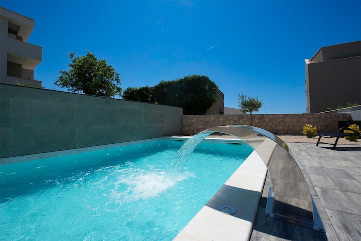 Niks - Cute Apartment Near Center, 7 People - Caska