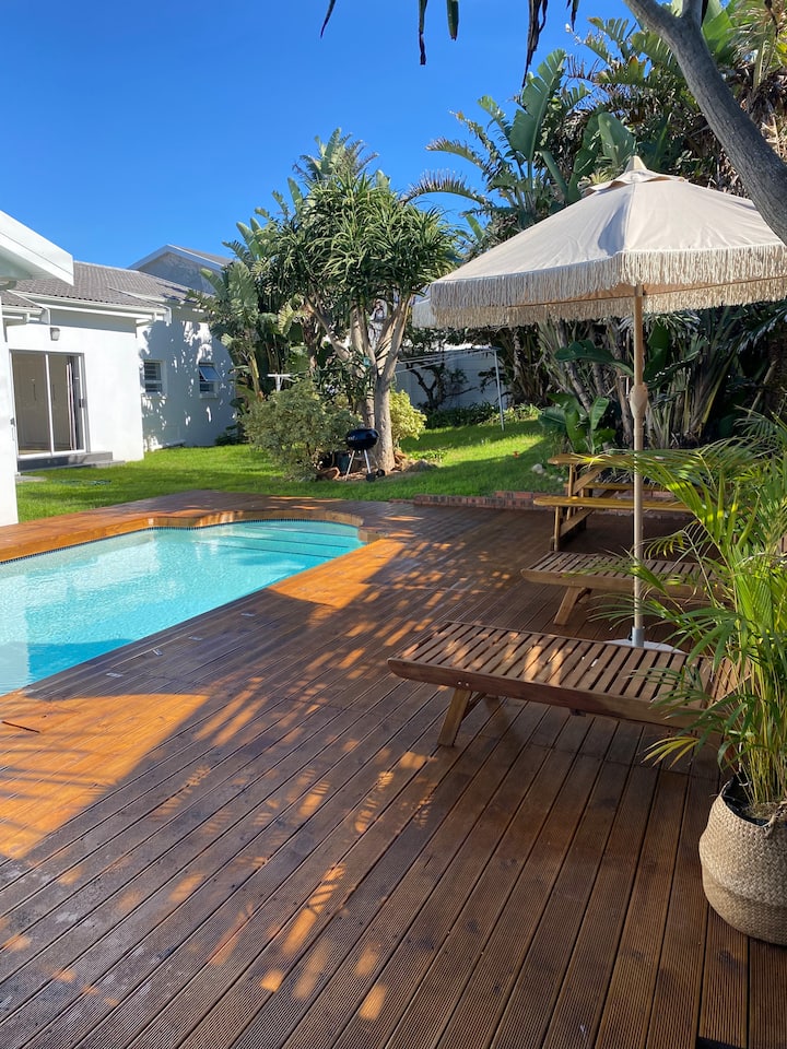 Maki Soleil~seaside Villa With Pool - Gqeberha
