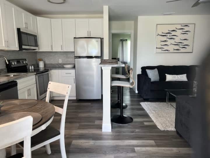 Beautiful Deerfield Beach Condo - Deerfield Beach, FL