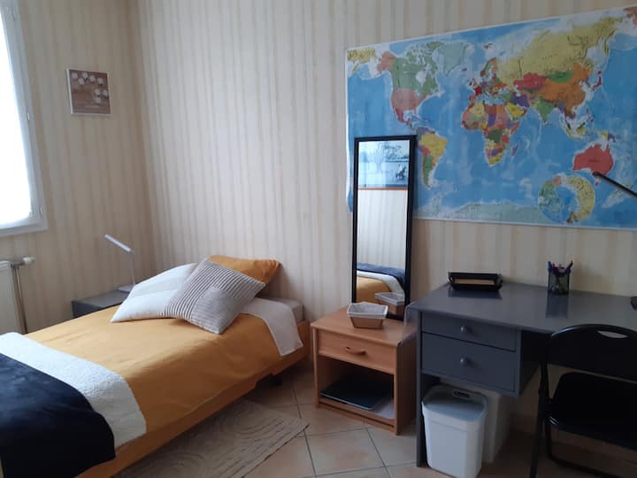 Chambre 1 Personne Dans Villa à Mont De Marsan - Mont-de-Marsan