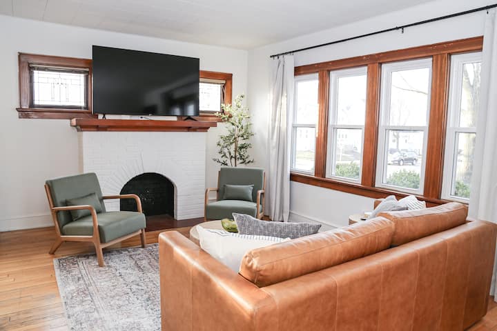 Close To Stadium|near Attractions|parking|sleeps 5 - Milwaukee