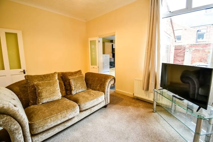 Fitzwilliam House - 3 Bedrooms - Sleeps 5 - Redcar