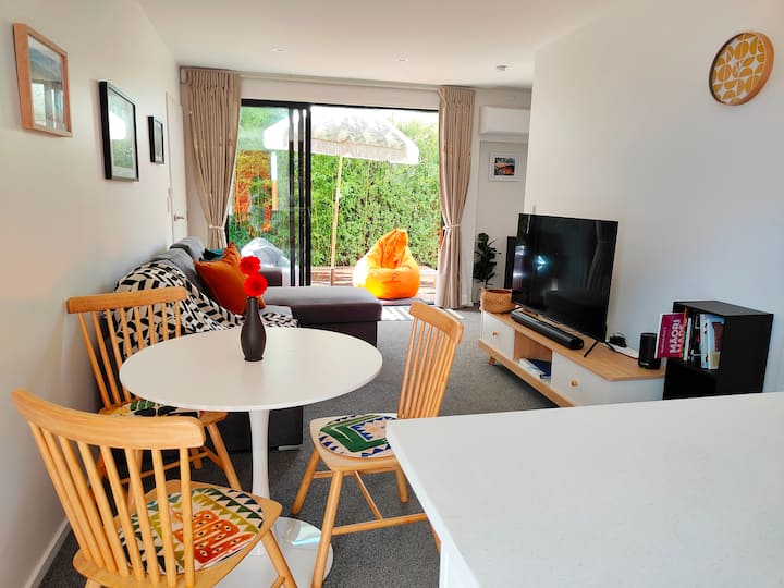 Tranquil Bamboo Oasis - New 2 Bed Close To Cbd - Governors Bay