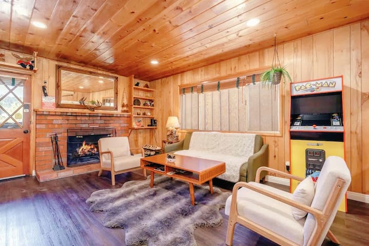 Cabin In Big Bear Near Village, Lake, Ski Resort - Big Bear Lake, CA