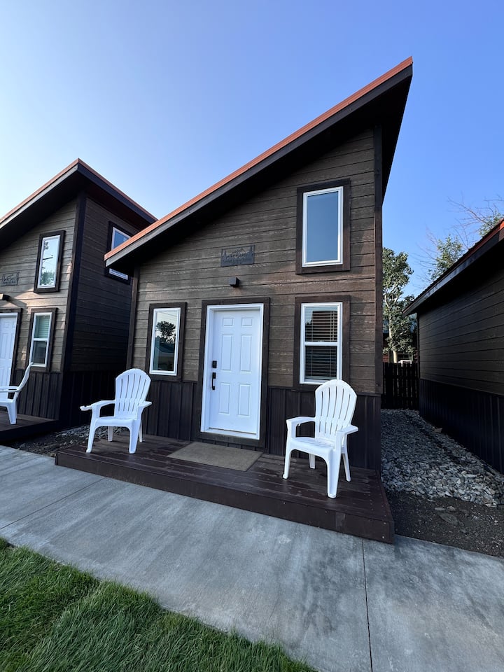 Sinopah Mountain Chalet - East Glacier Park, MT