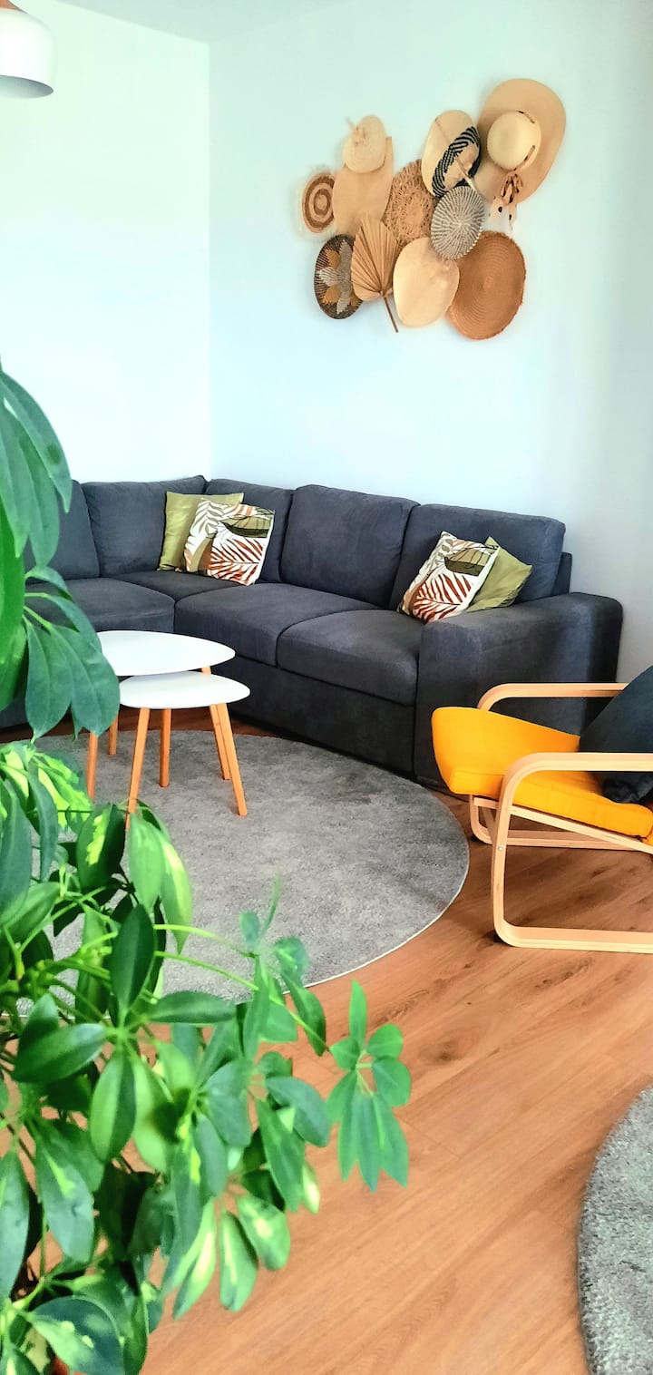 Mio's Apartment
La 5min Cu Mașina De Centru Vechi - Romanya