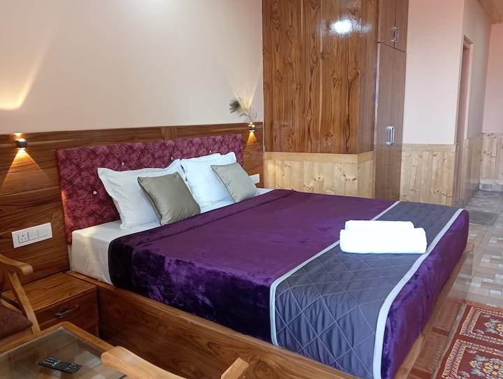 Modern Wooden Styled Bedroom Wt Balcony, Chail - チャイル