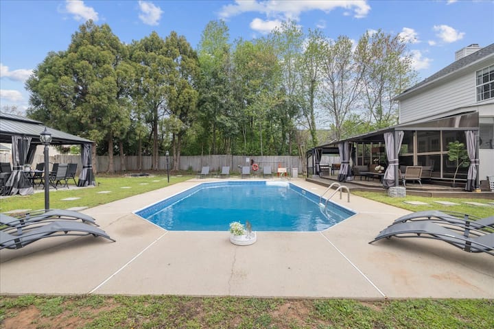 The Aqua Haven:14guests W Pool & Spacious Yard - Raleigh, NC