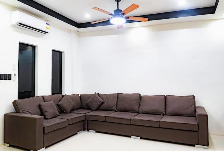 Unique Blackhouse Big Fam Grp 18px Near  Dt Sm Dgt - Davao City