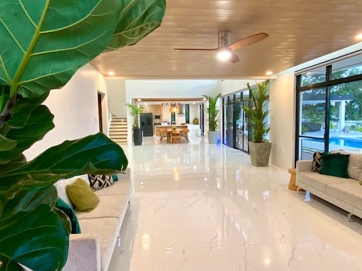 The Modern Lake House In Rizal - Philippines