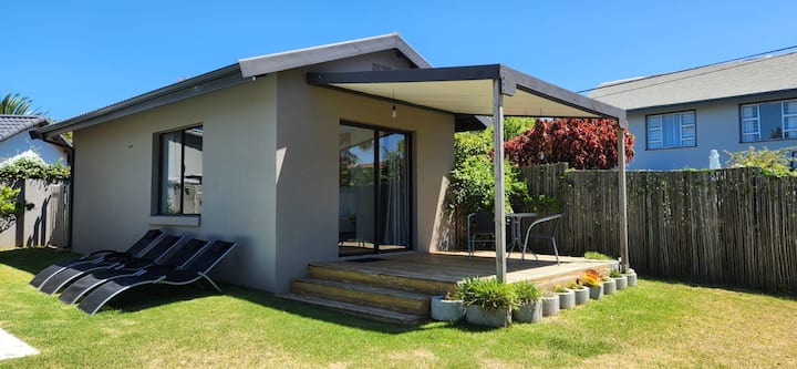 Coral Tree Garden Cottage - Plettenberg Bay