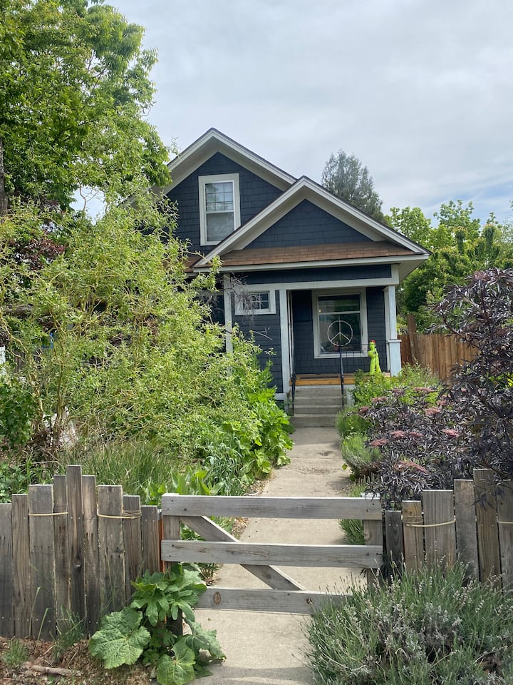 Family Friendly Urban Homestead - Ellensburg, WA