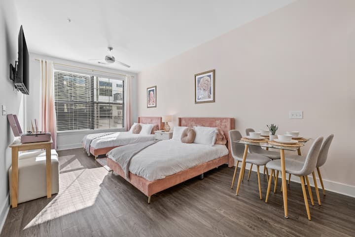 1br W/ Balcony Steps To Broadway Nashville - Nashville, TN