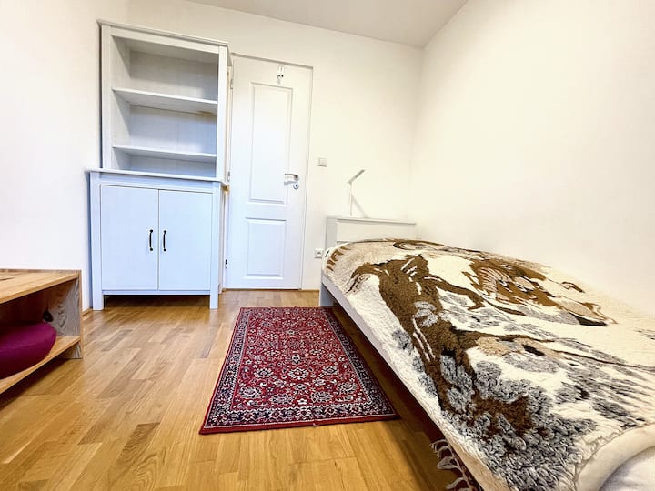 Cozy And Private W/bathroom. Tranquil Place - Bratislava