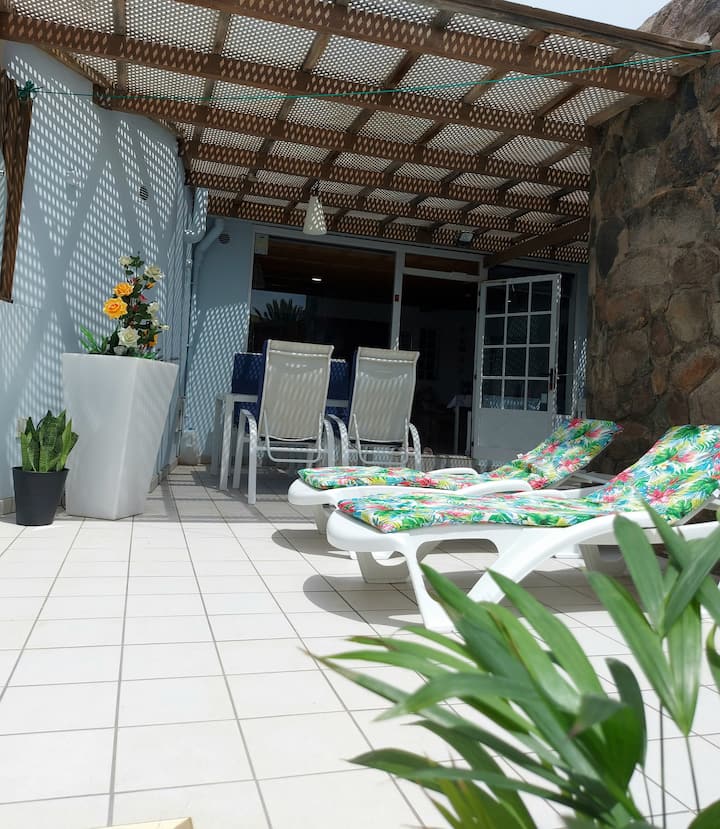 Home W/ Sunny Private Terrace -Secure Bike Storage - Playa del Inglés