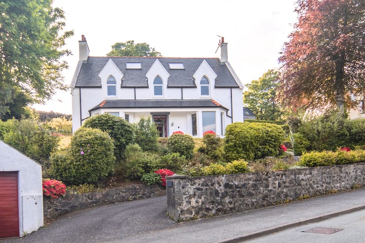 Luxury Villa In Central Portree. (Sea View) - Portree