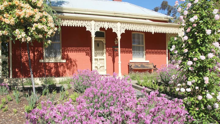 Winton Cottage Maldon - March On Sale - Maldon