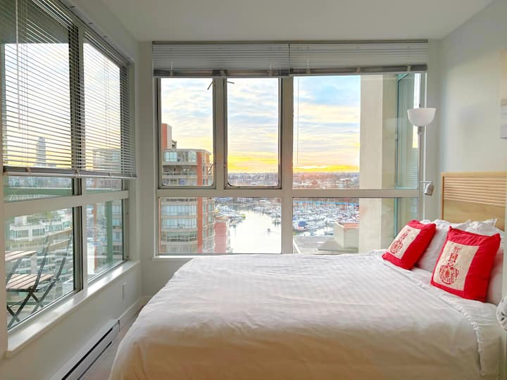 Ocean View Apartment In Downtown Vancouver - Vancouver